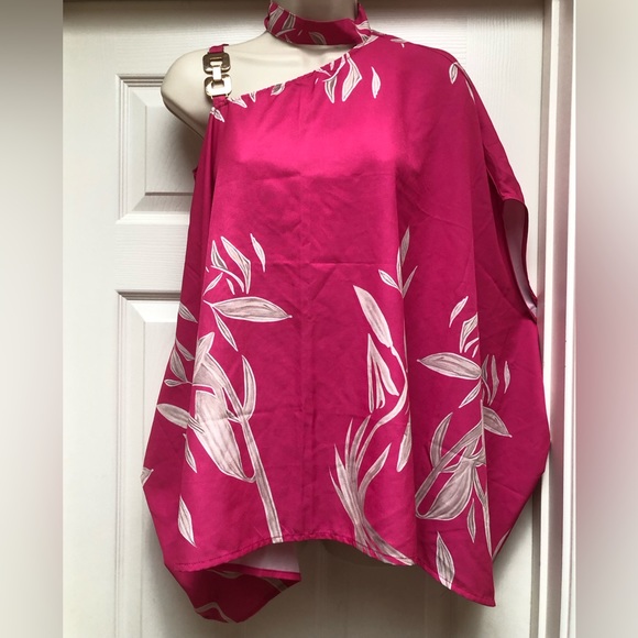 Chic Me | Tops | New Chic Me Pink Top With Beige Leaf Design And Gold ...